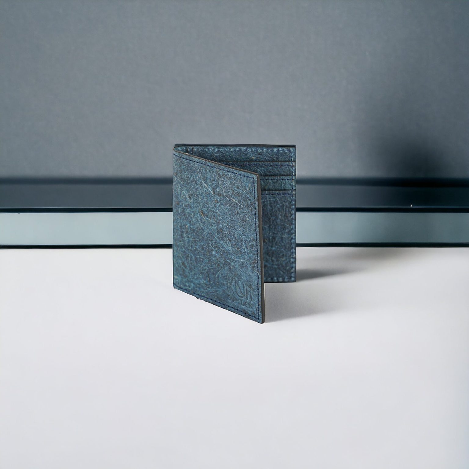 Sustainable Compact Card Wallet - IKON Sweden - Swiss Impact Store